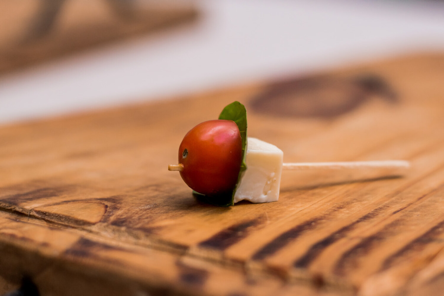 Pincho capresse clásico — Valentino's Coffee