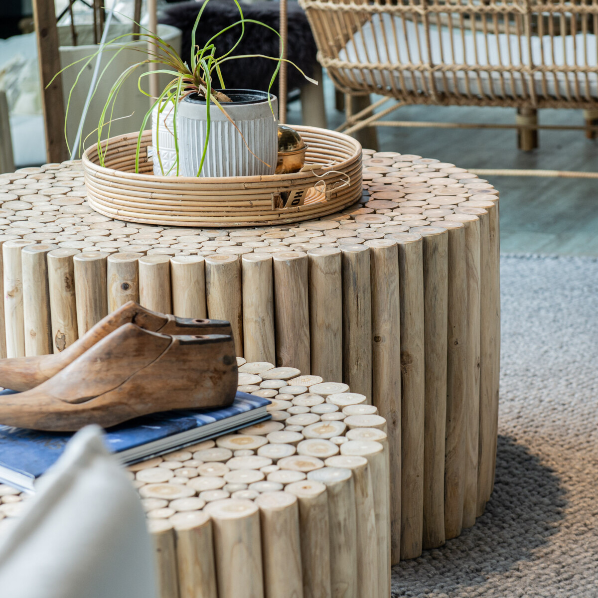 Mesa central teka, M — Soho Deco