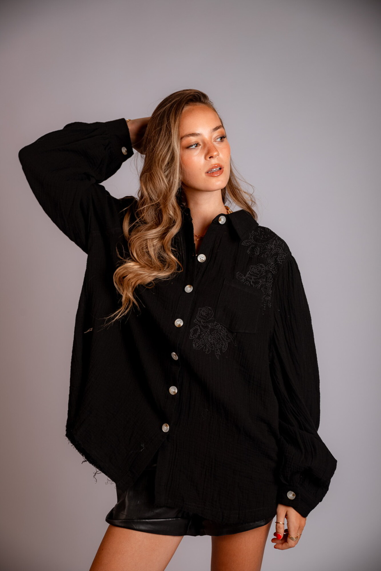 Camisa Luz - negro — Bianca Store