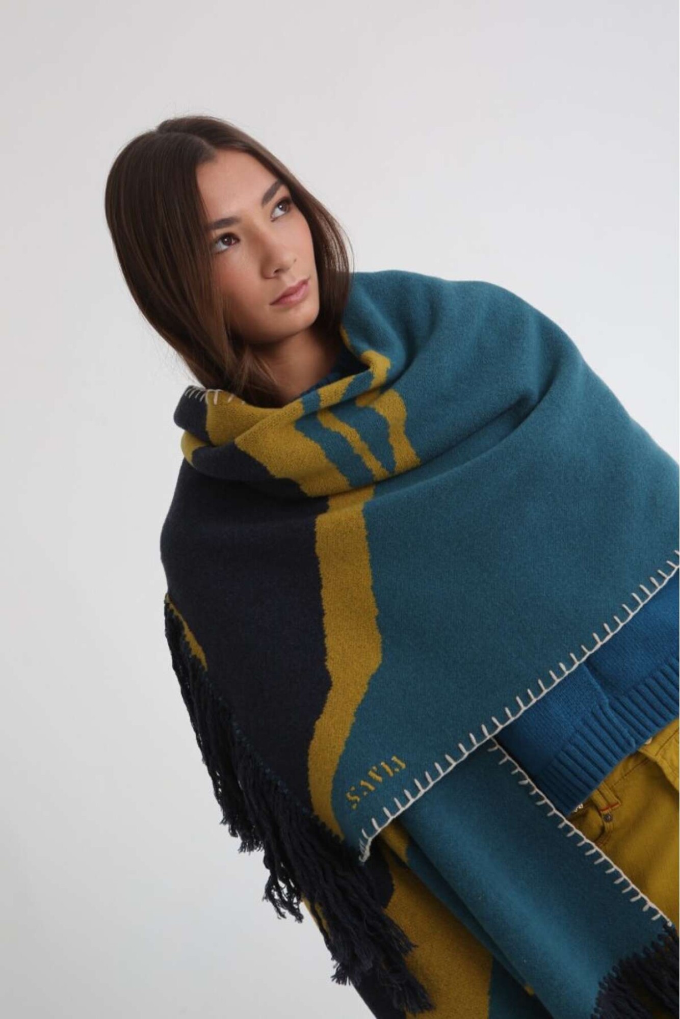 Ruana Bicha - Petroleo — Tienda Soy Santander