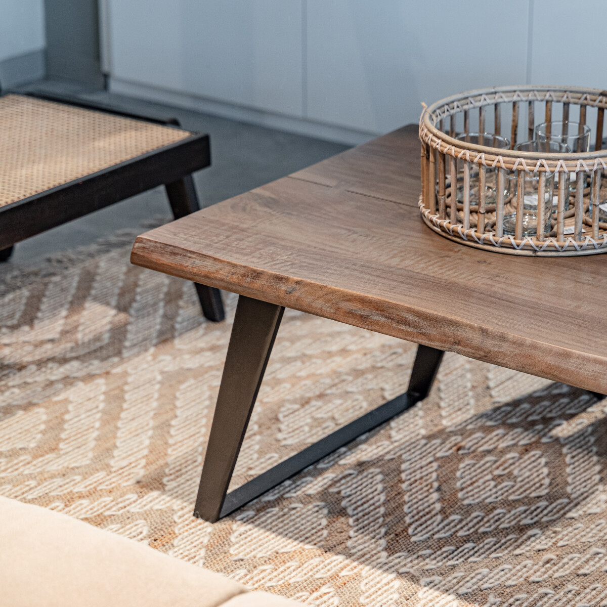 Mesa acacia — Soho Deco