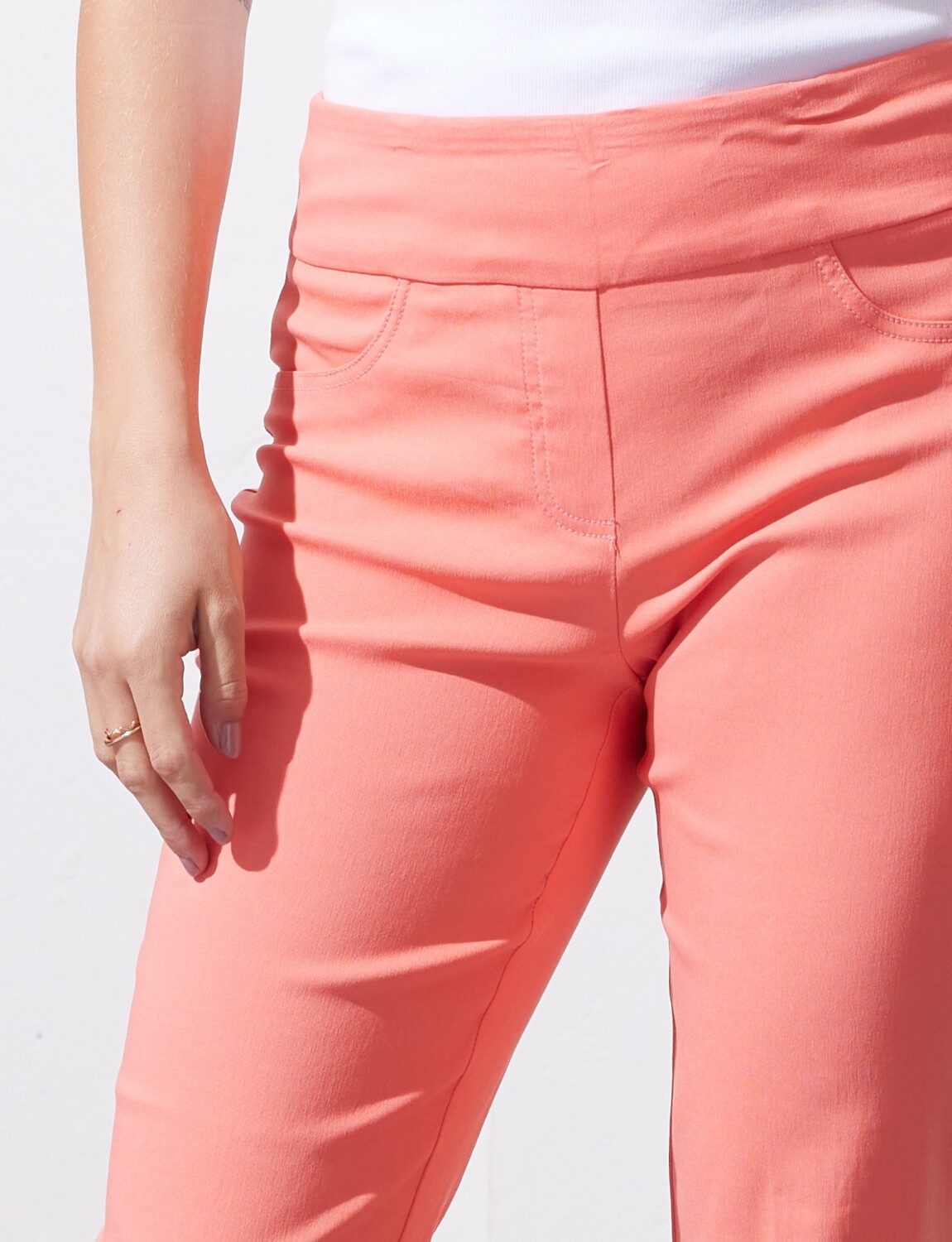 Capri Puntilla - Coral — LA OPERA