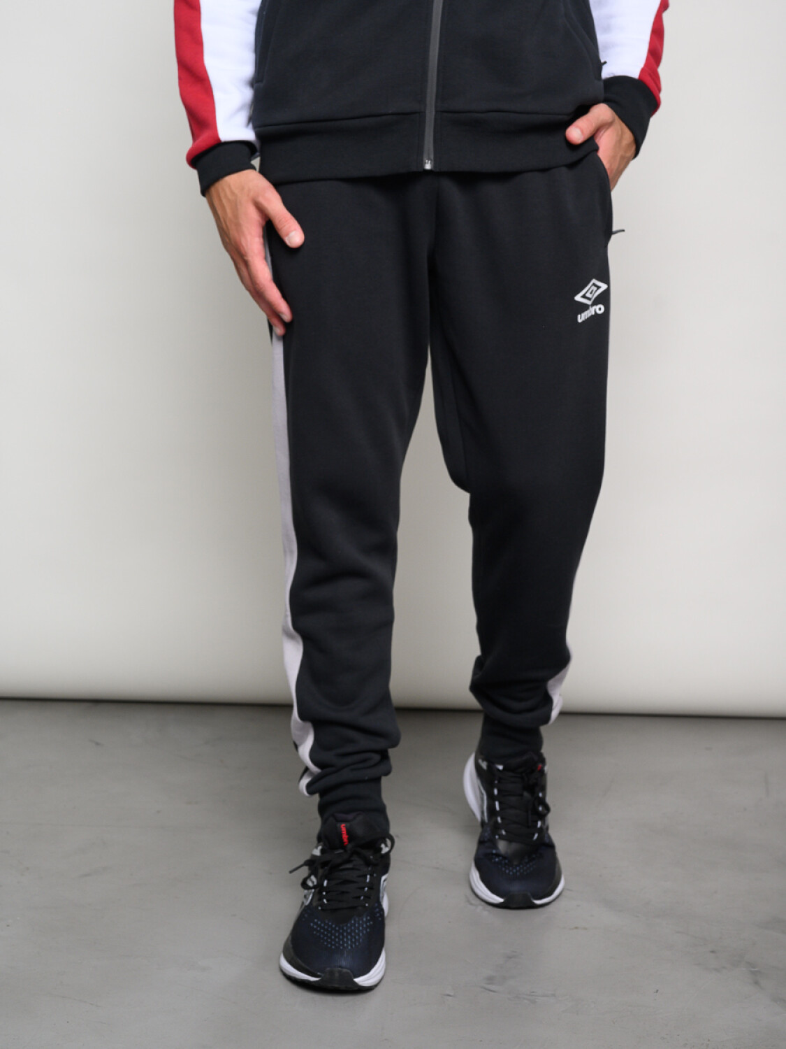 PANTALÓN EDGE Umbro Hombre - 025 — Timeout