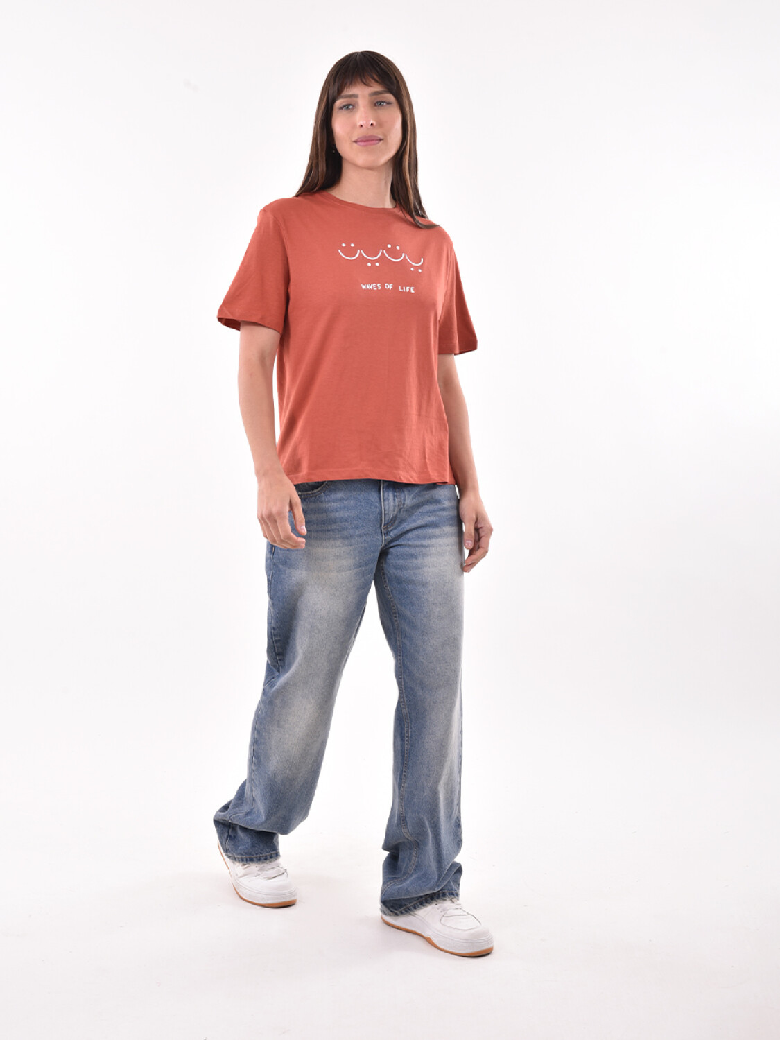 REMERA DENAK - ESTAMPADO 6 — Guapa