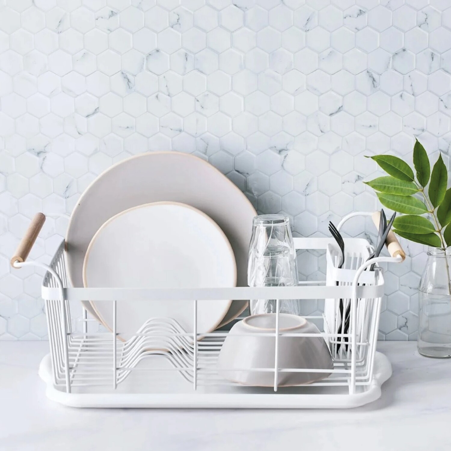 ESCURRIDOR METAL C/ASAS MADERA BLANCO. 47x30x16CM — Koz Design
