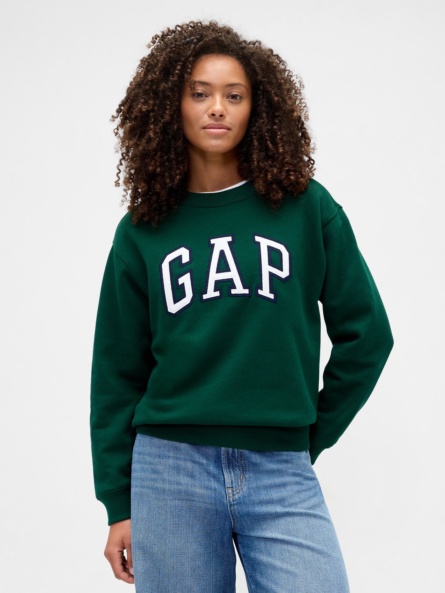 Buzo Deportivo Logo Gap Mujer - Evergreen Glamour — GAP Uruguay