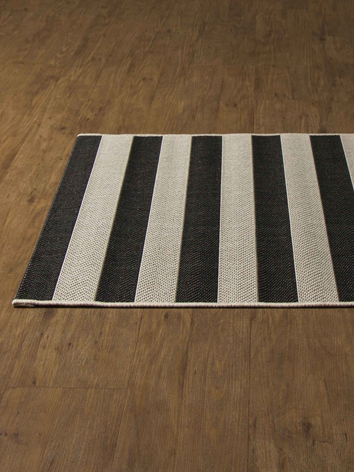 LINEO - ALFOMBRA LINEO LIN/5031/9H01/ 160X230 WOOL/BLACK — Vinibel
