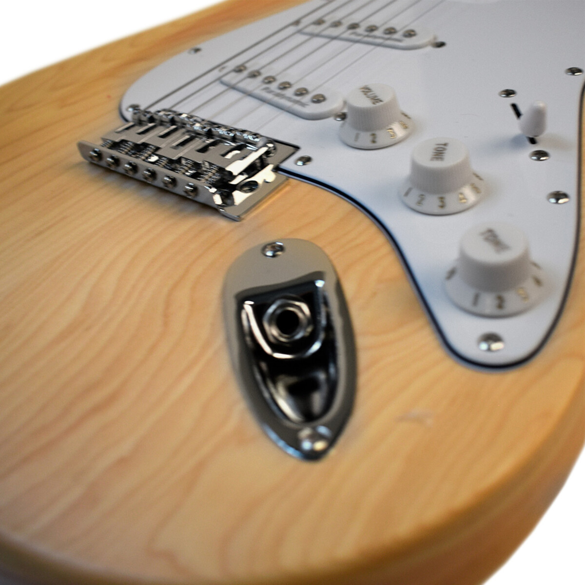 Guitarra Eléctrica Newen Strat Natural — Palacio de la Música