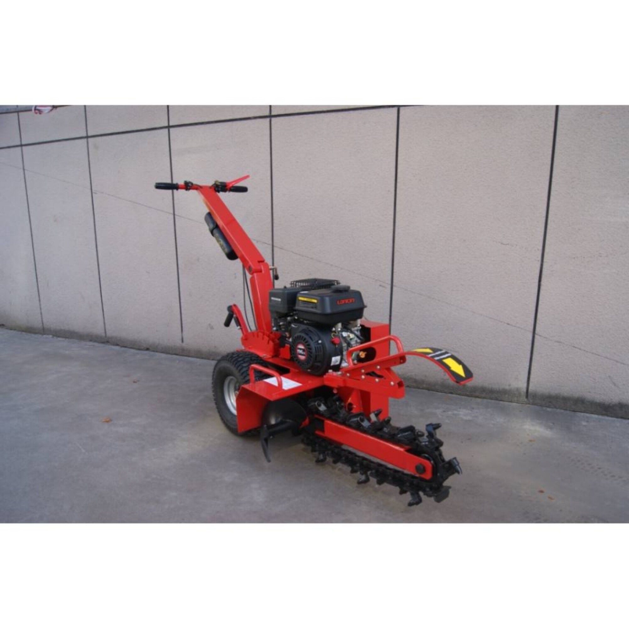 ZANJADORA EQUUS MOTOR LONCIN 7HP DR-TR70 — Magnum