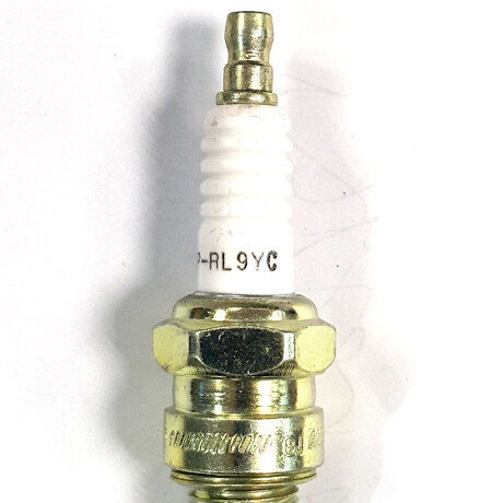 BUJIA - R=14MM CORTA RL87YC MOTO CHAMPION — Cymaco