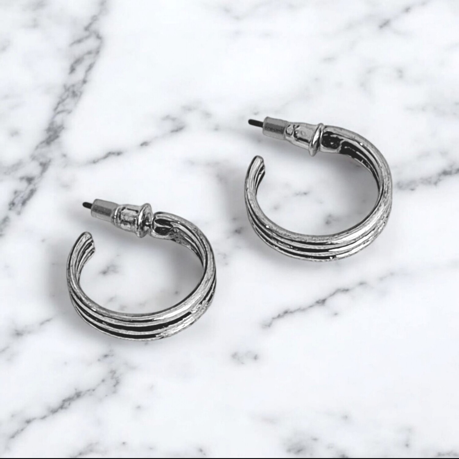 Caravanas Uma — Ring a Bell