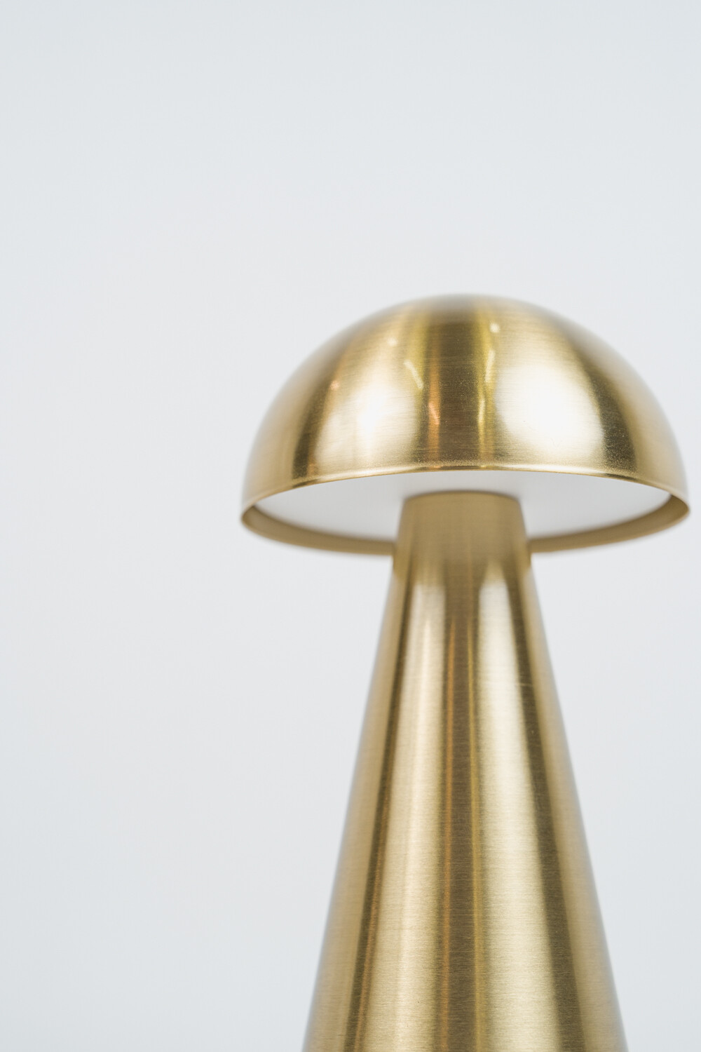 Lampara De Mesa Auma, Touch Usb - Dorado — Indian