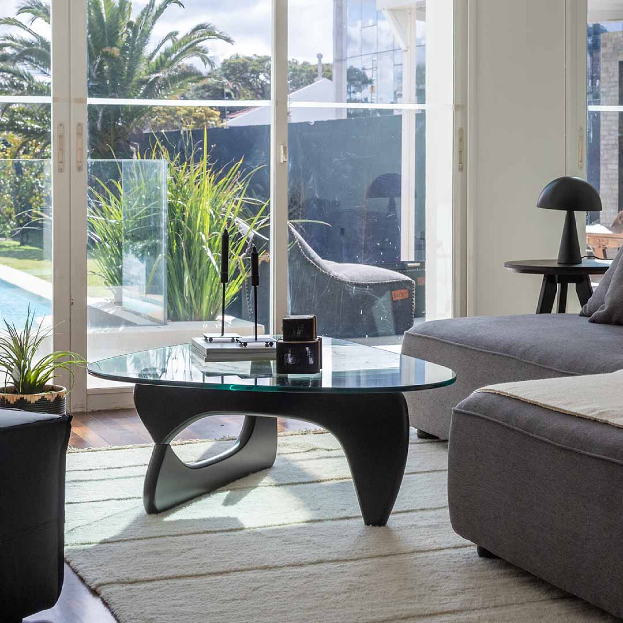 Mesa Noguchi - Madera negra — Walnut