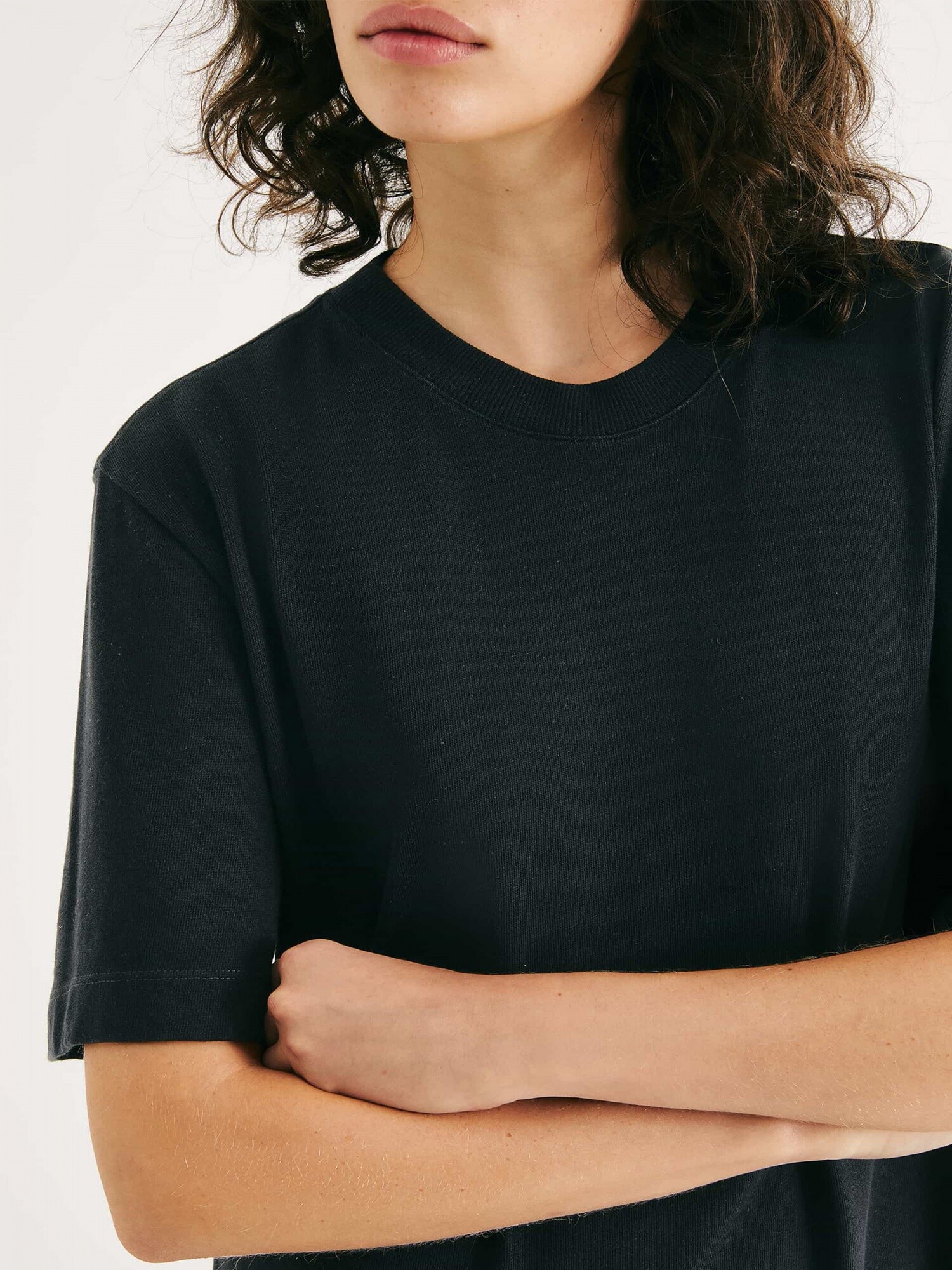 VESTIDO CORTO CON MANGAS - NEGRO — Hering