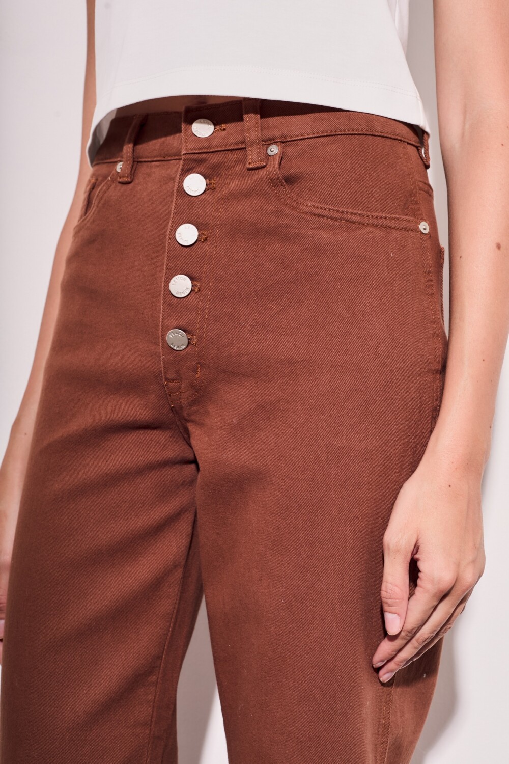 Jean Recto Botones - Marron — Lemon