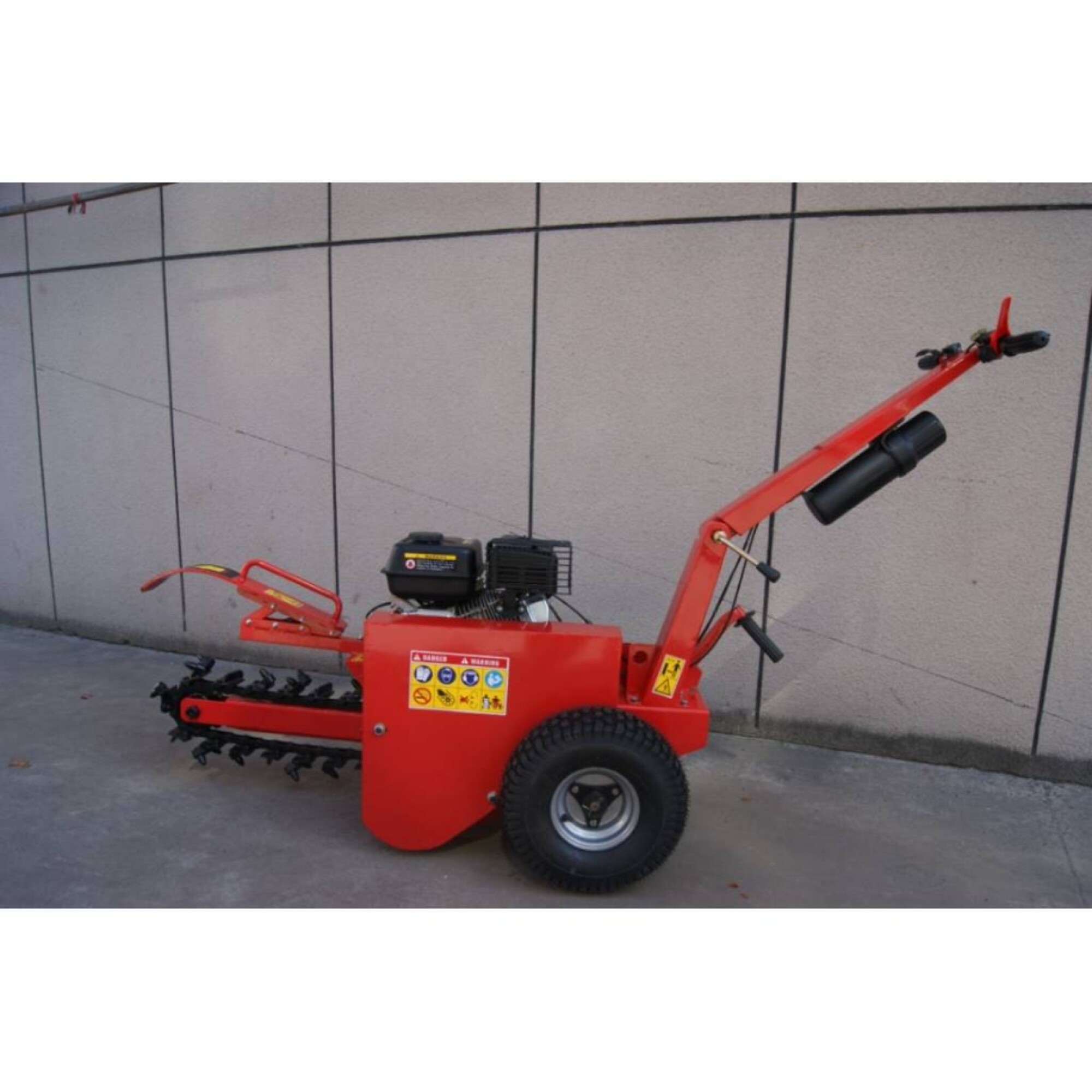ZANJADORA EQUUS MOTOR LONCIN 7HP DR-TR70 — Magnum