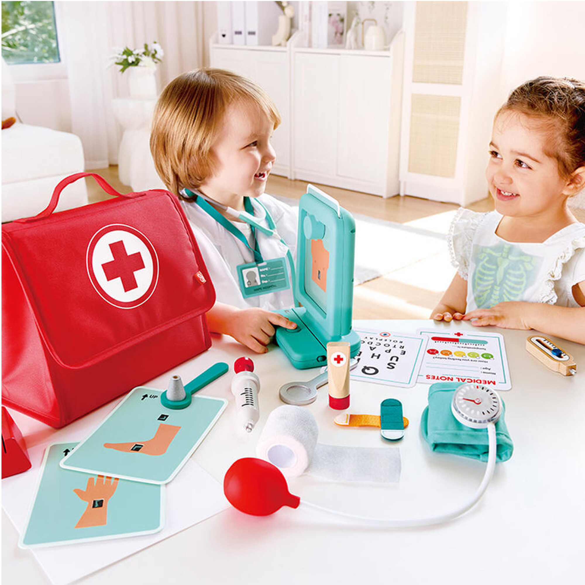 Juego Médico del Pequeño Doctor Hape — Los Reyes Magos