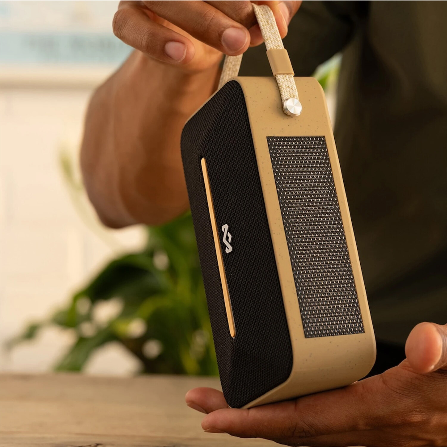 Parlante House Of Marley Rise Up Solar Black — Zonalaptop