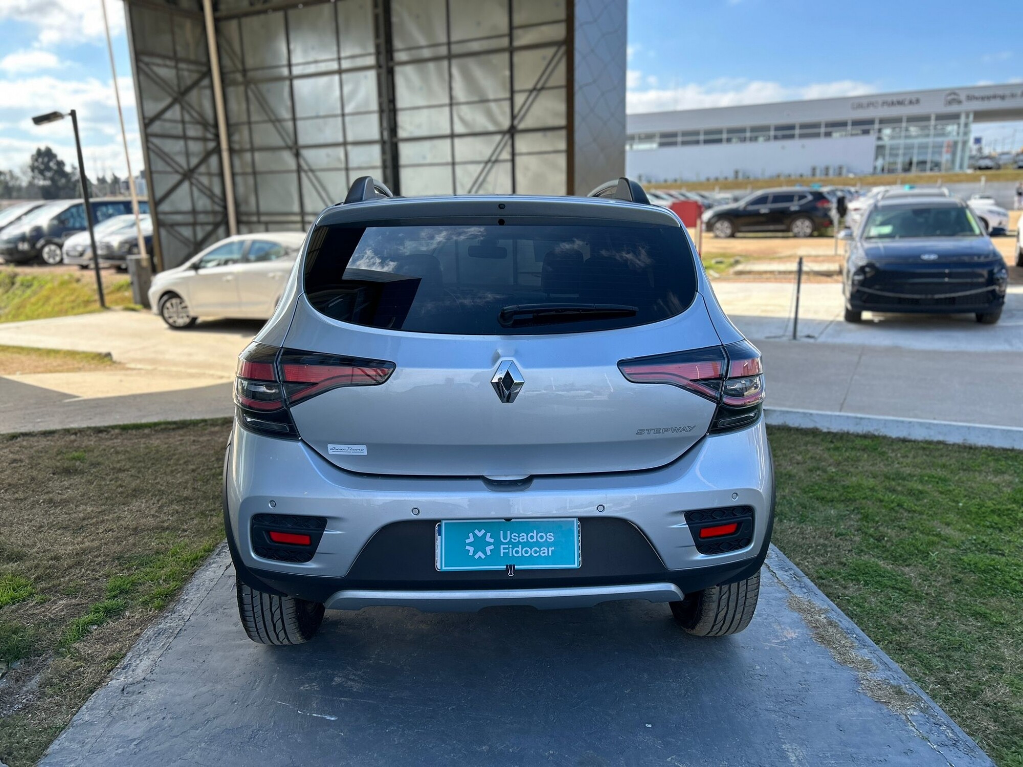 Renault Stepway Intense AT - 2023 — Usados Fidocar