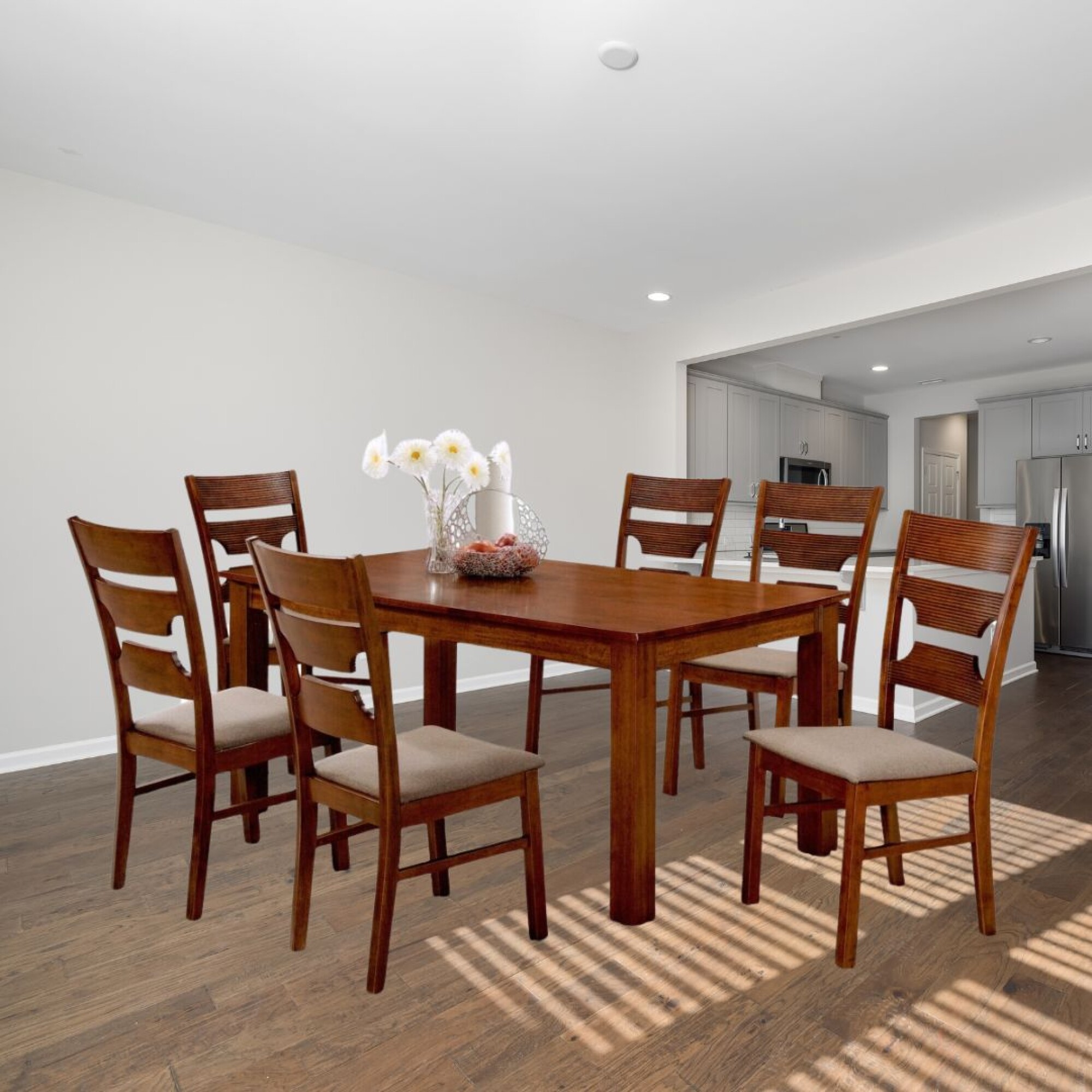 Juego de Comedor 6 Sillas MALTA — Brillante