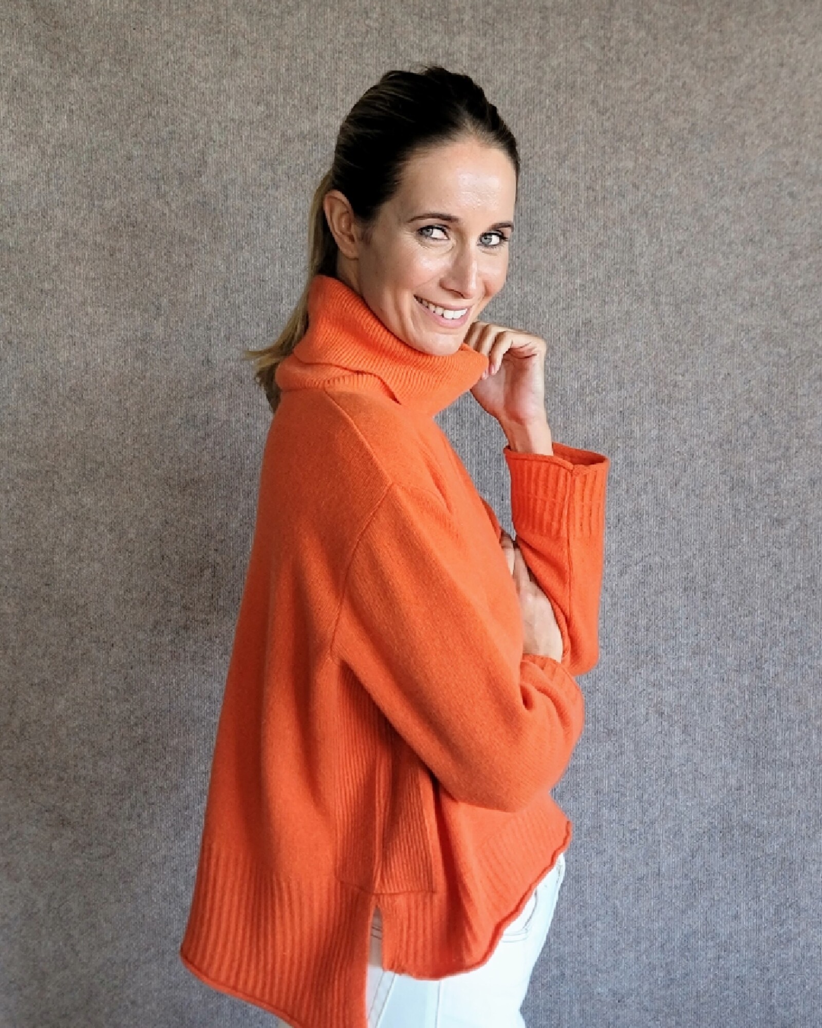 Polerón Holanda - Naranja — Magnolia