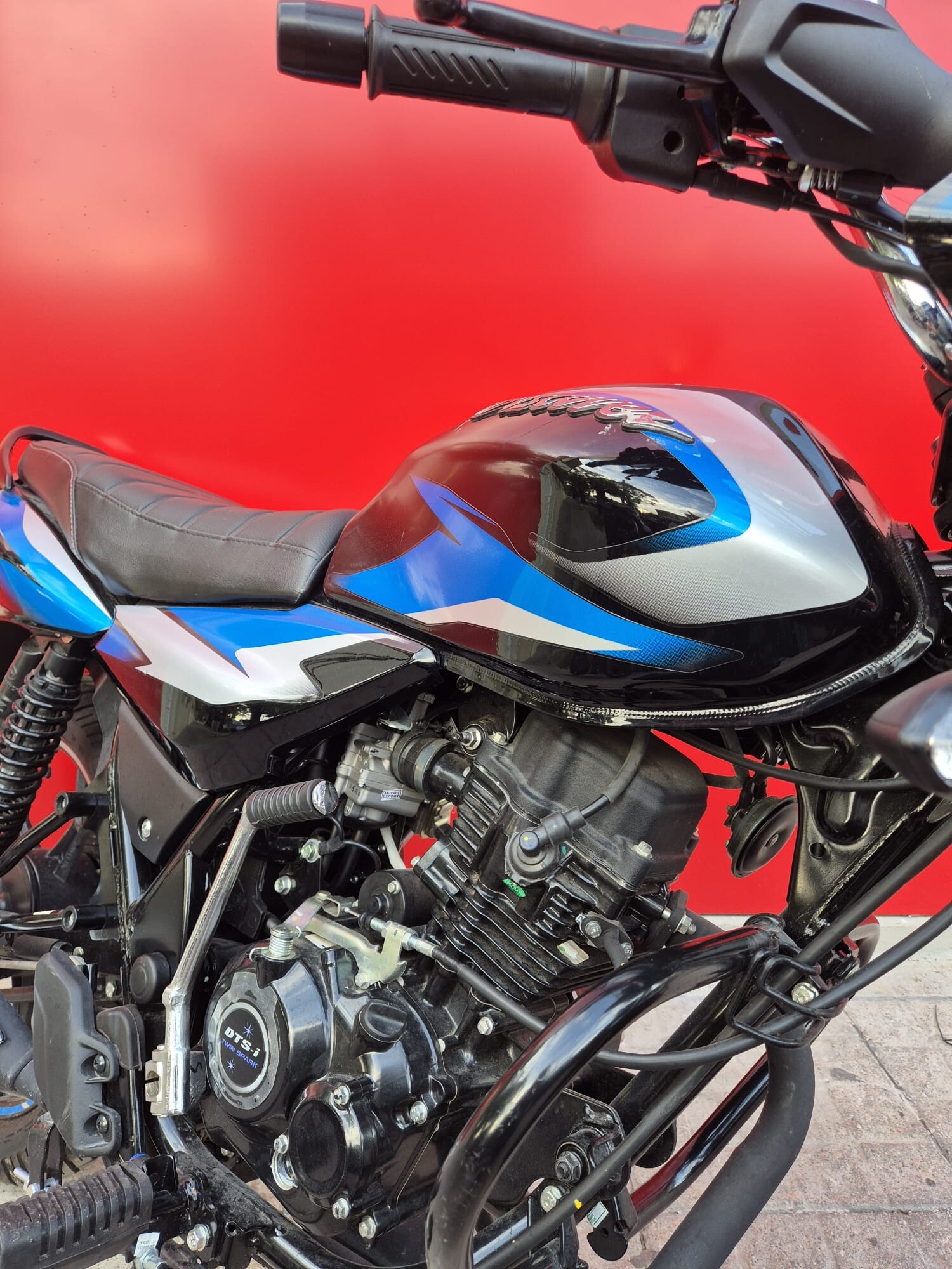 Bajaj Discover 125 - Azul — Bike Up