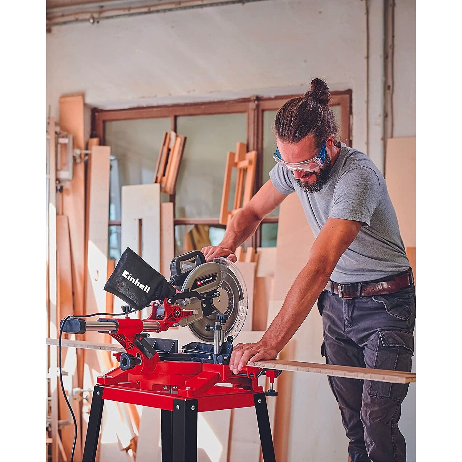 Sierra ingletadora Einhell con mesa 10'' 1900W — Electroventas