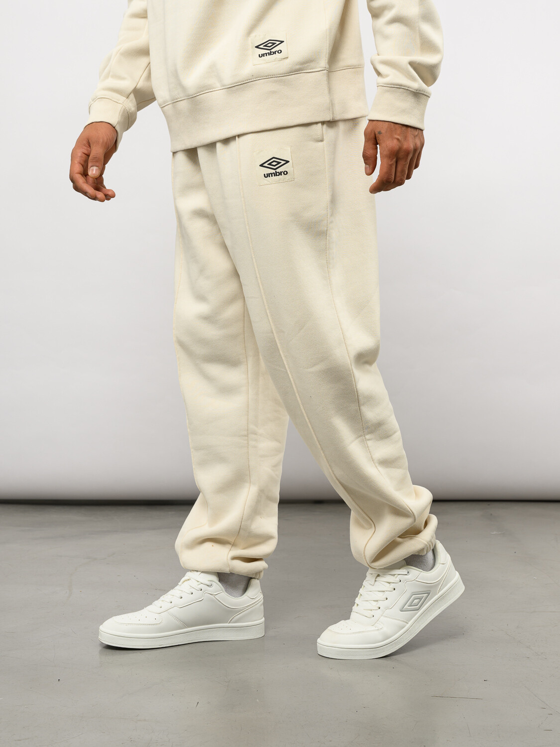 PANTALÓN JOGGER RLXD Umbro Hombre - 00b — Timeout