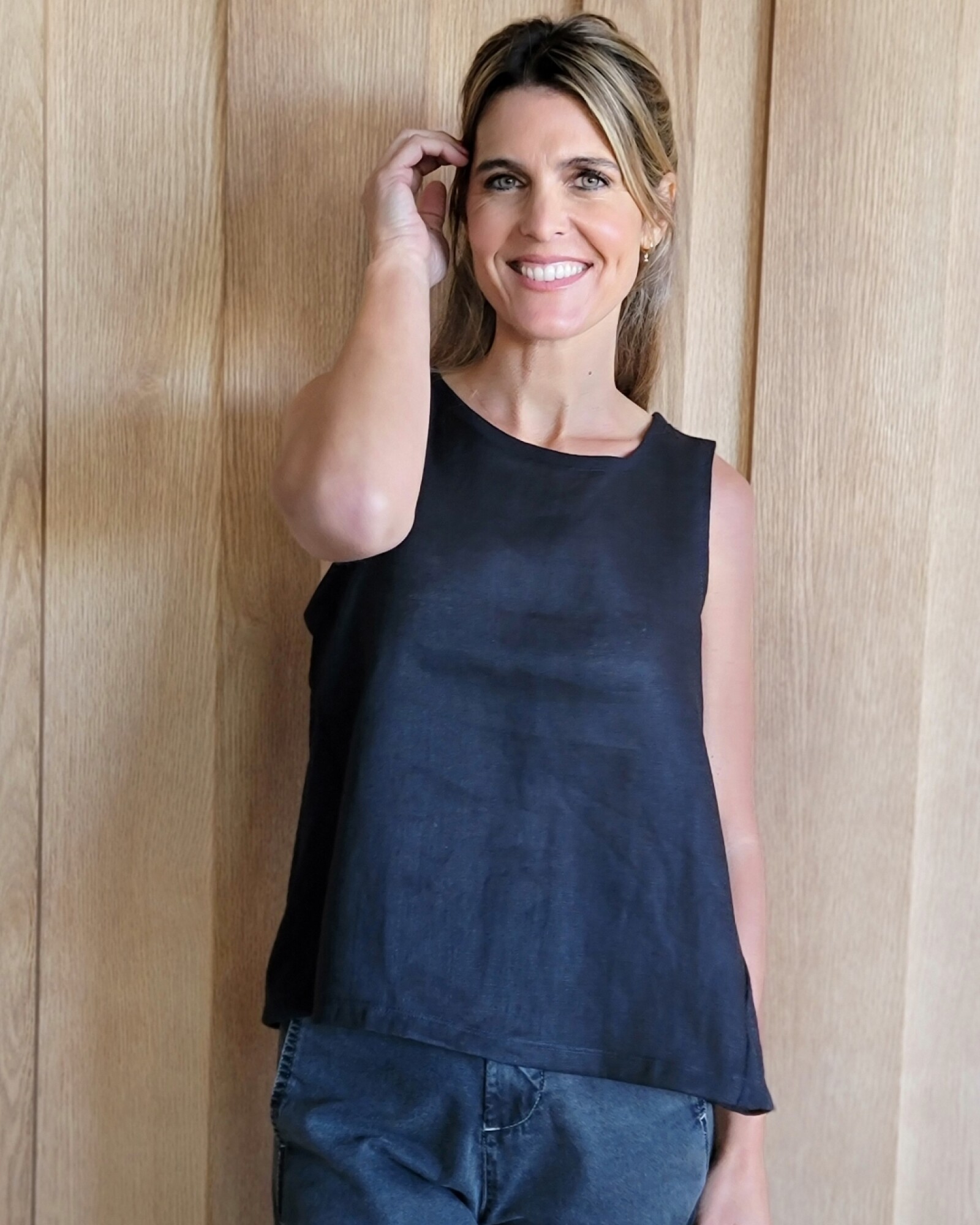 Musculosa Lirio - Negro — Magnolia