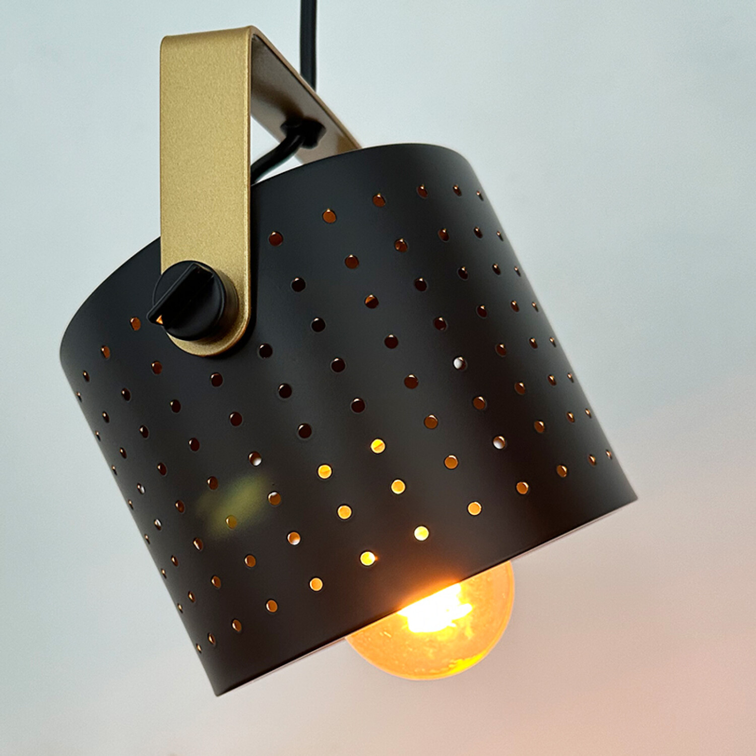 Lámpara colgante cilíndrico metal perforado negro - IX9118 — Fivisa