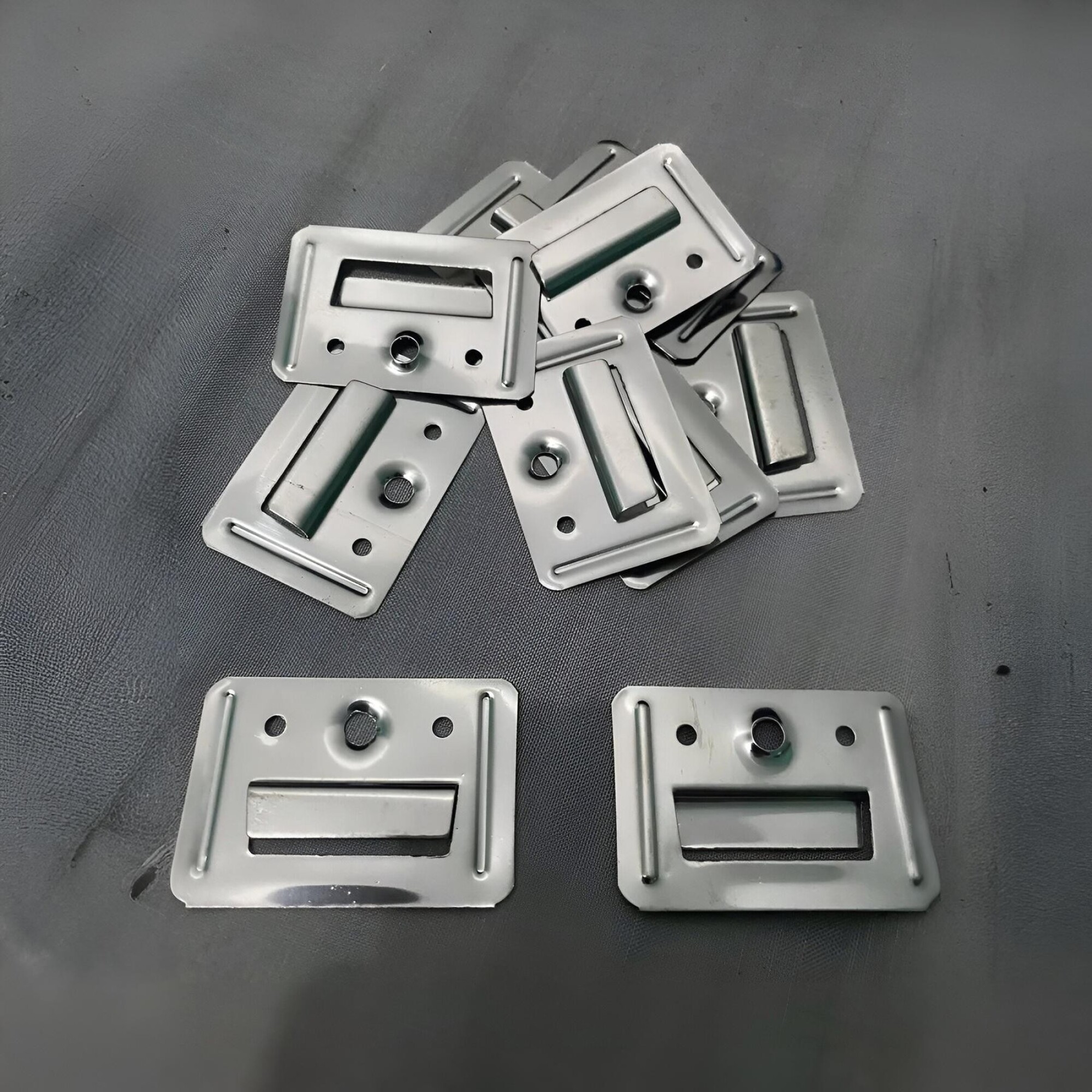 Clip De Fijación Panel Revestimiento Wpc Chapita X 100 uni - Color ...