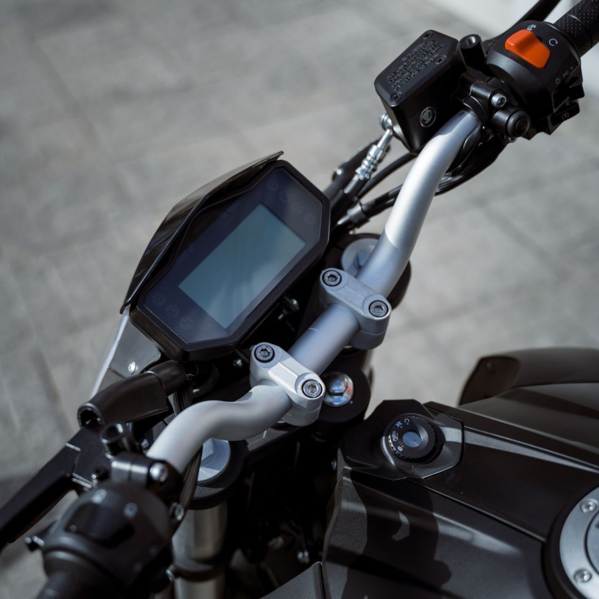 Benelli 180S - Negro - Reserva — Bike Up