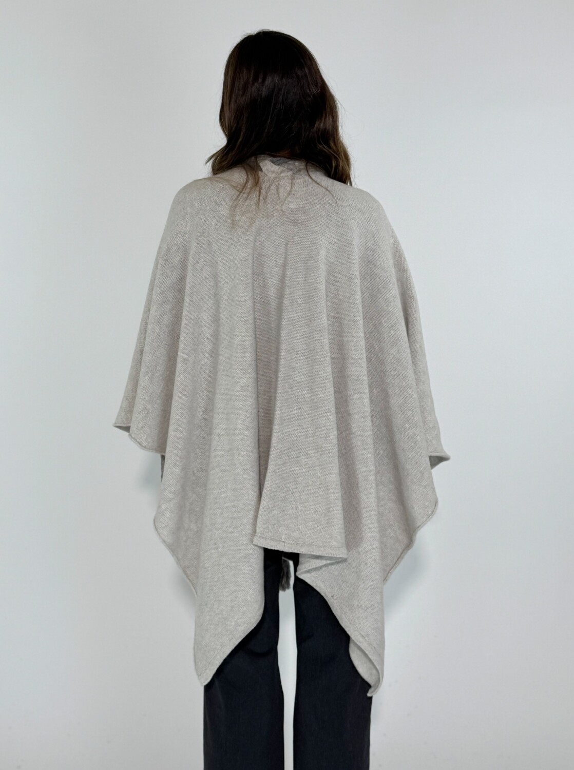 RUANA JUDY - GRIS — Panthai