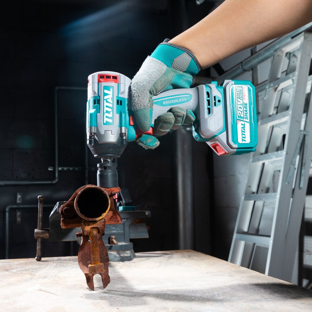 Llave De Impacto 1/2" 400Nm Inalámbrica A Batería 20v — Herramientas Total