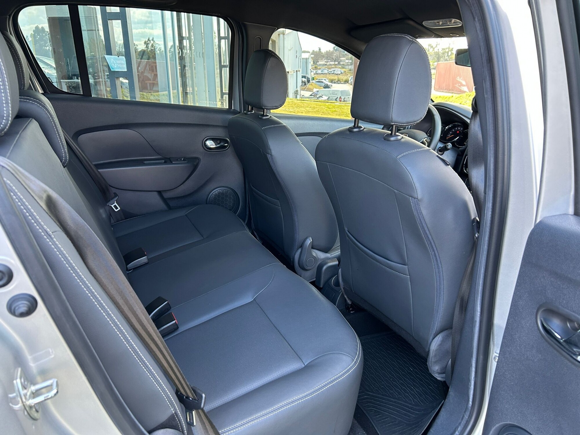 Renault Stepway Intense AT - 2023 — Usados Fidocar