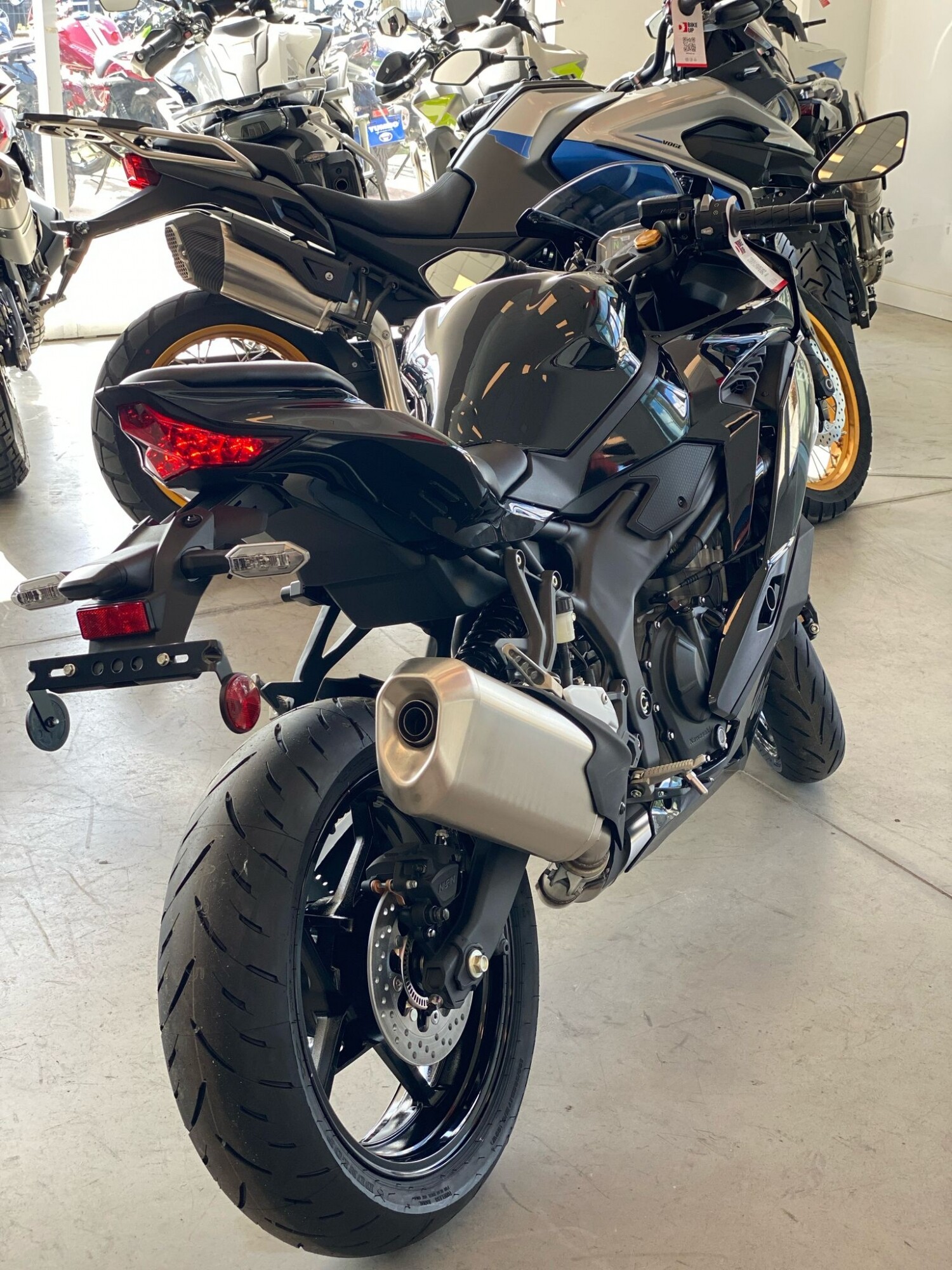 Kawasaki Ninja ZX4 R - Reserva — Bike Up