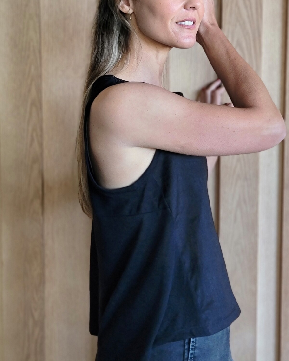 Musculosa Lirio - Negro — Magnolia