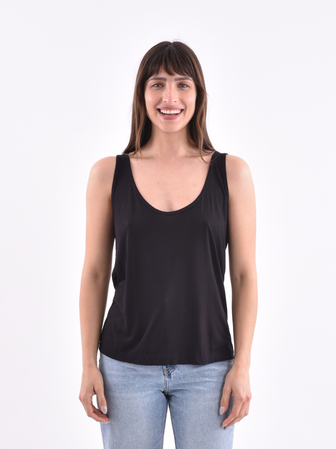 MUSCULOSA BÁSICA ELENA - NEGRO — Guapa
