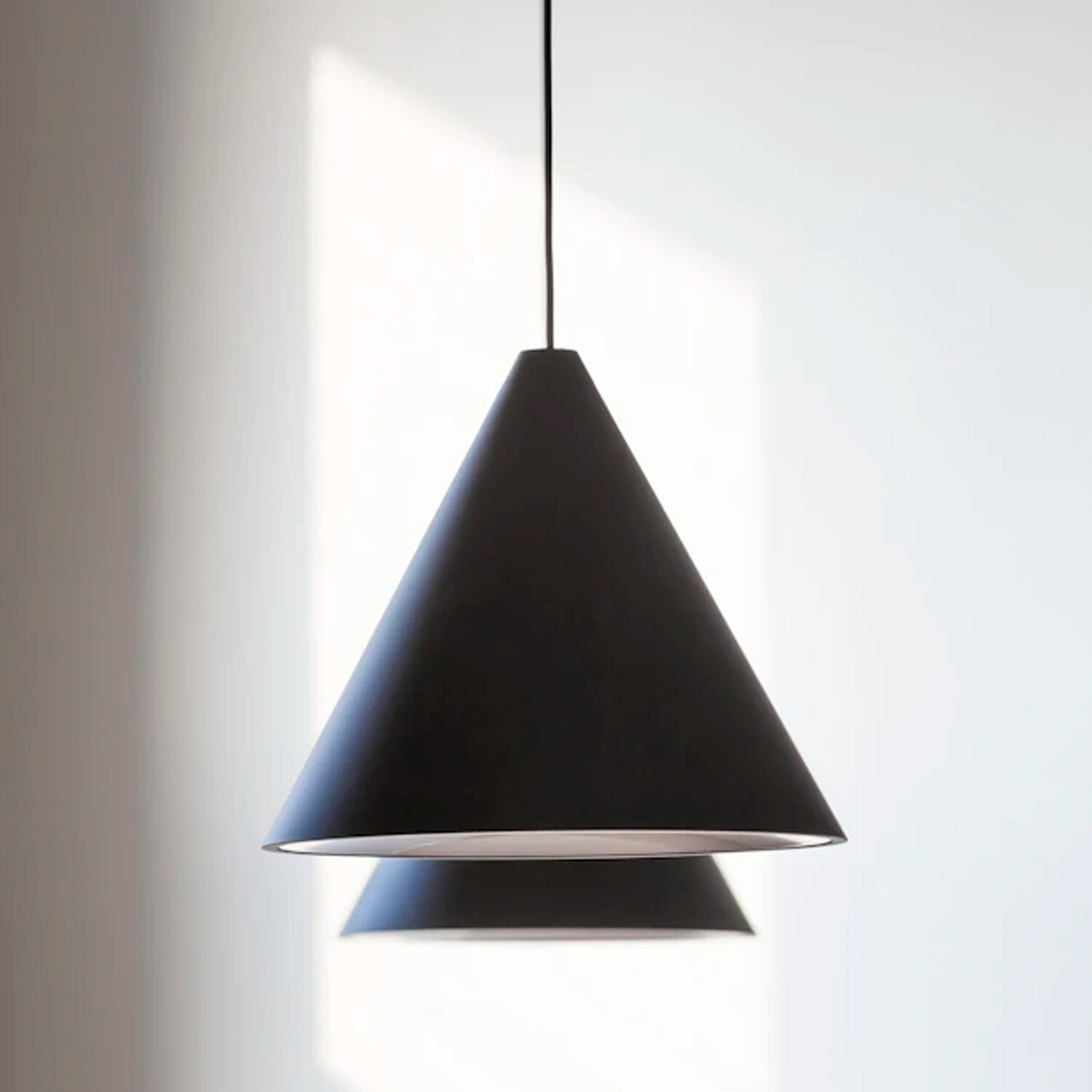 Luminaria Colgante Bucarest Big Negra ø 35 cm — Serlux