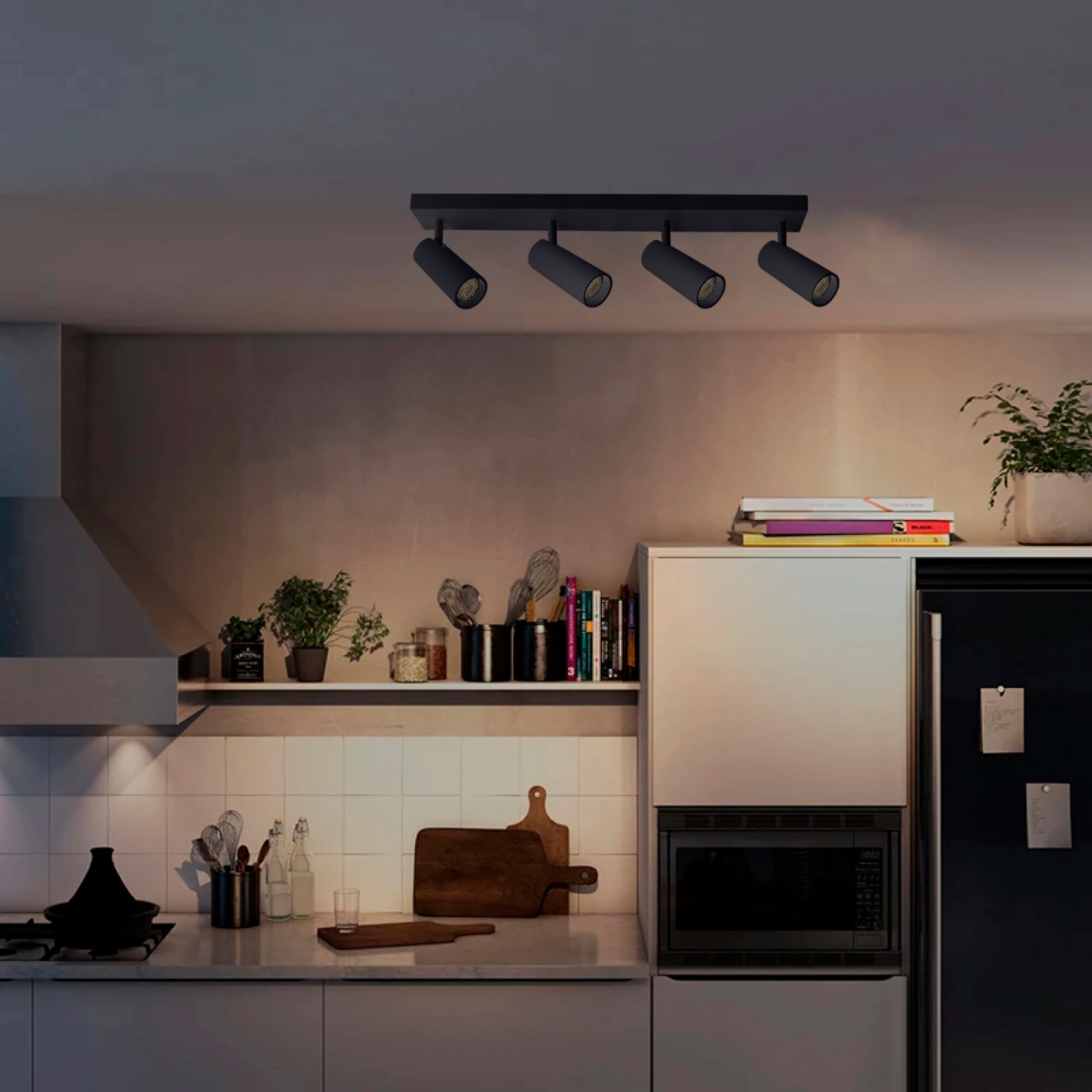 Luminaria de Adosar Long Leticia Cuadruple Orientable Negra — Serlux