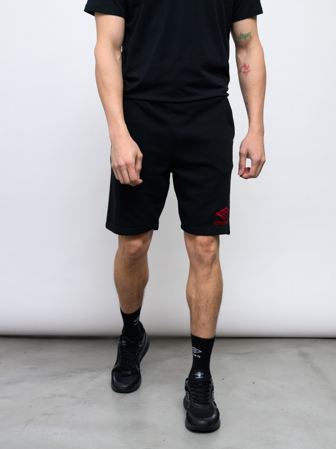 SHORT ICONIC LOGO Umbro Hombre - 002 — Timeout