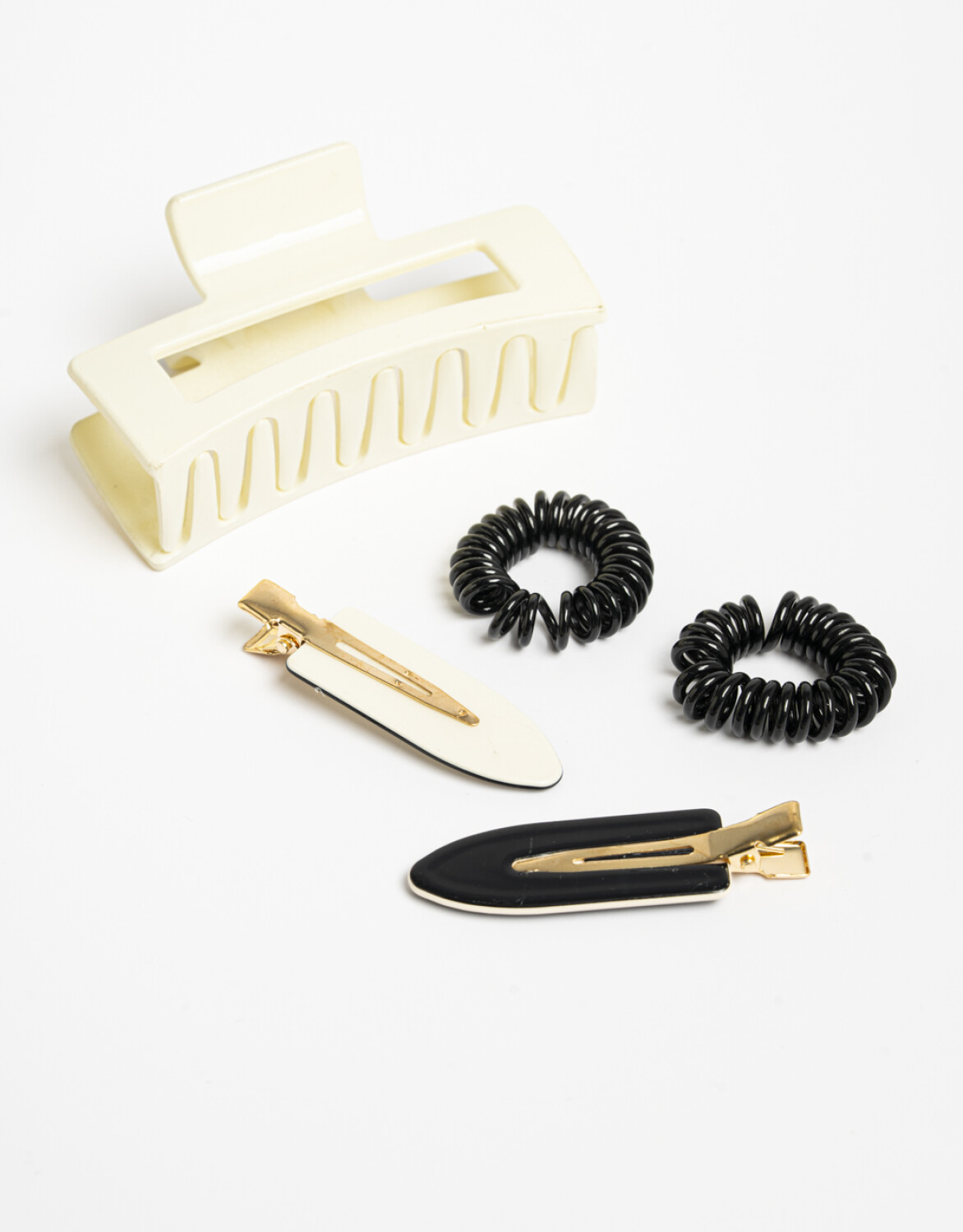 Set De Broches Y Gomitas Elásticas — Isadora