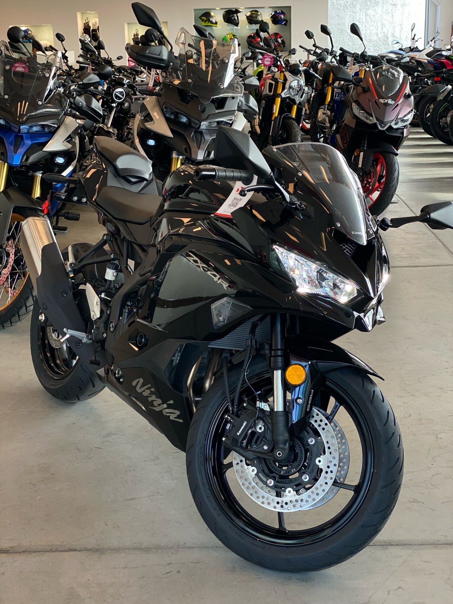 Kawasaki Ninja ZX4 R - Reserva — Bike Up