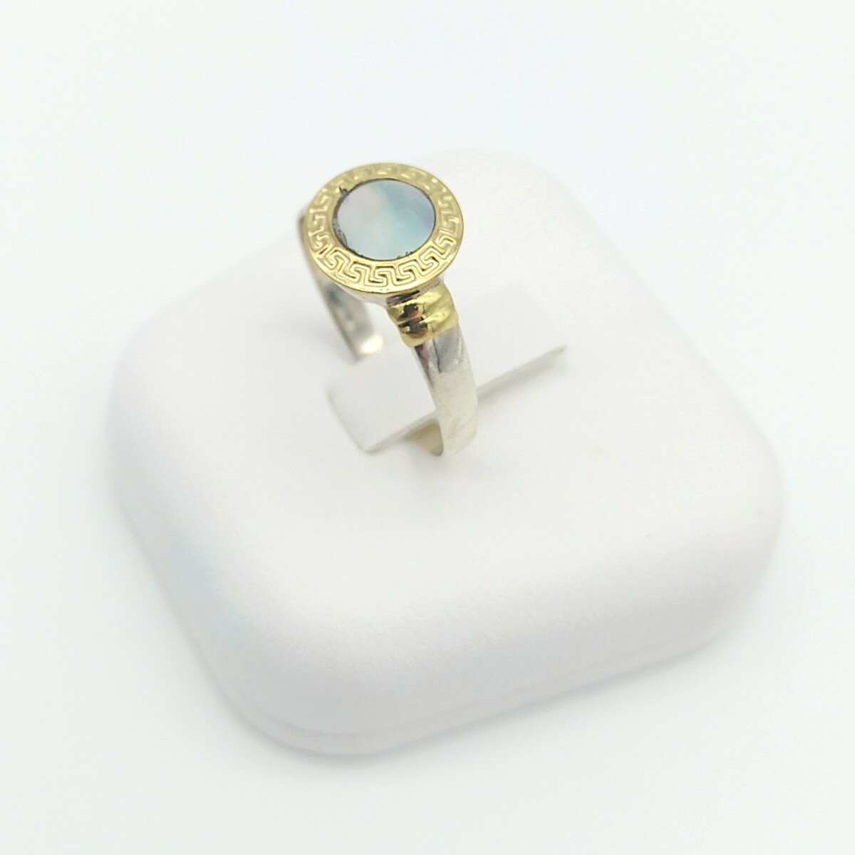 Anillo de plata 925 con nácar y guarda griega en double de oro 18 ktes ...