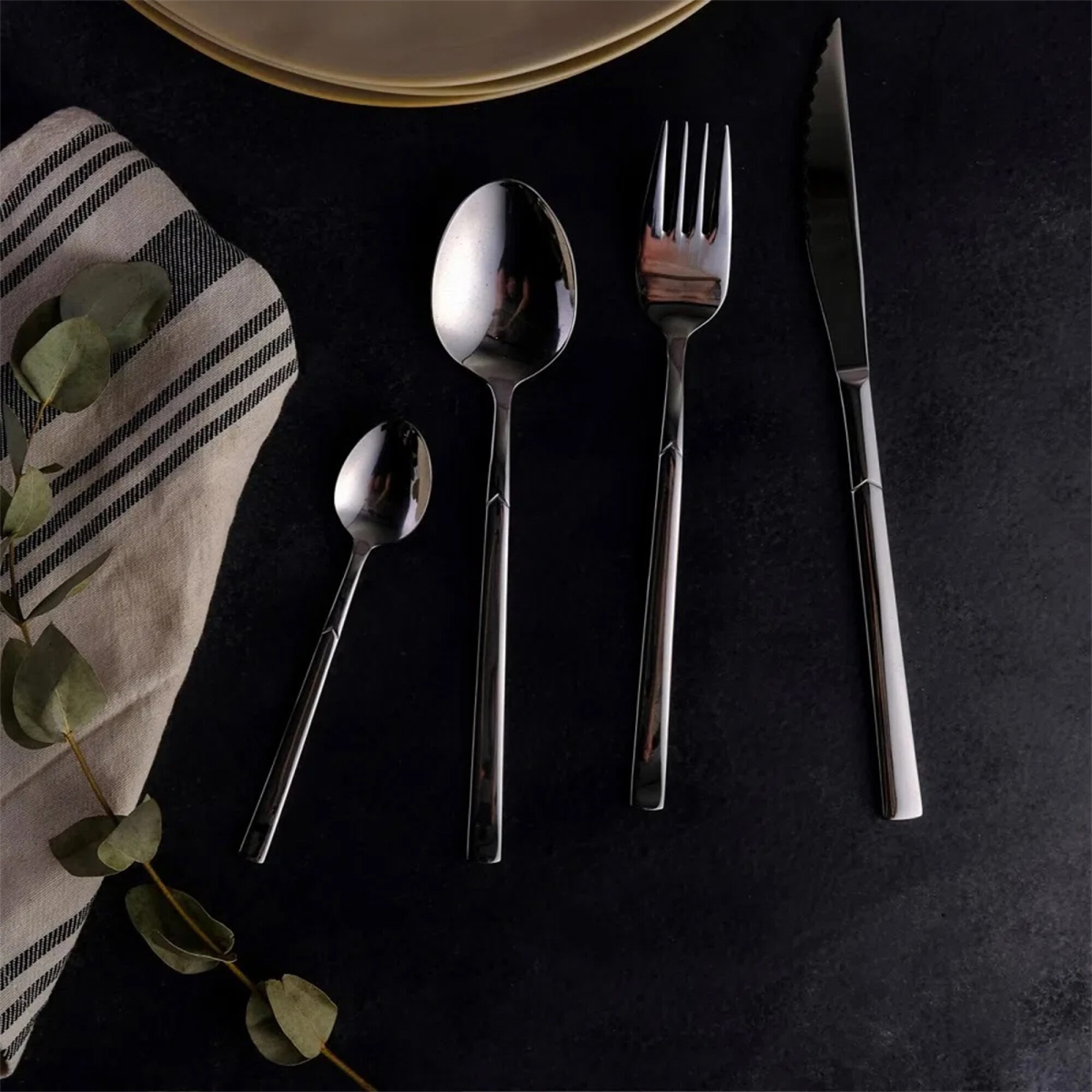 Set de Cubiertos Box 24 Piezas Volf Focus — BBVA