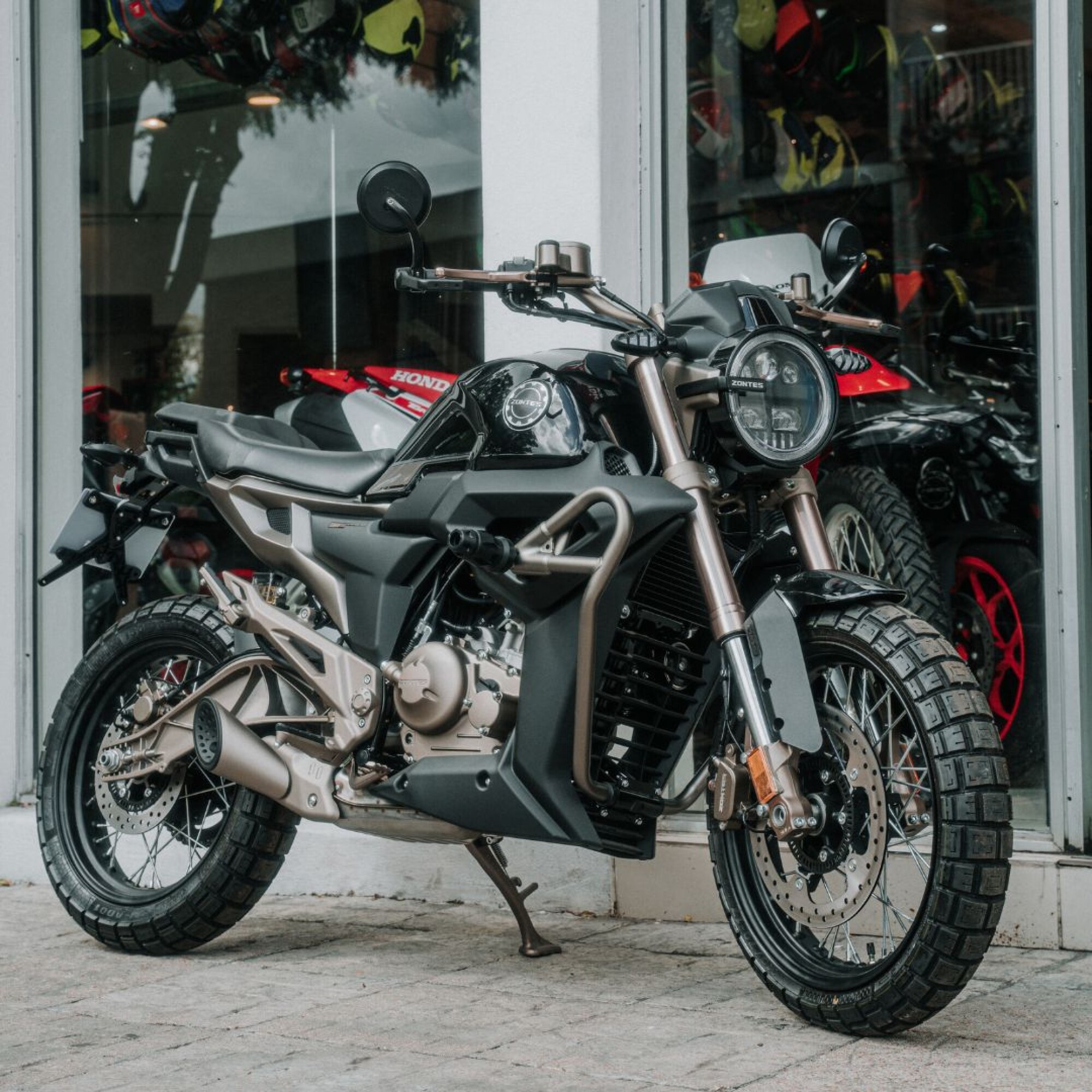 Zontes ZT200 G1 Scrambler - Negro - Reserva — Bike Up