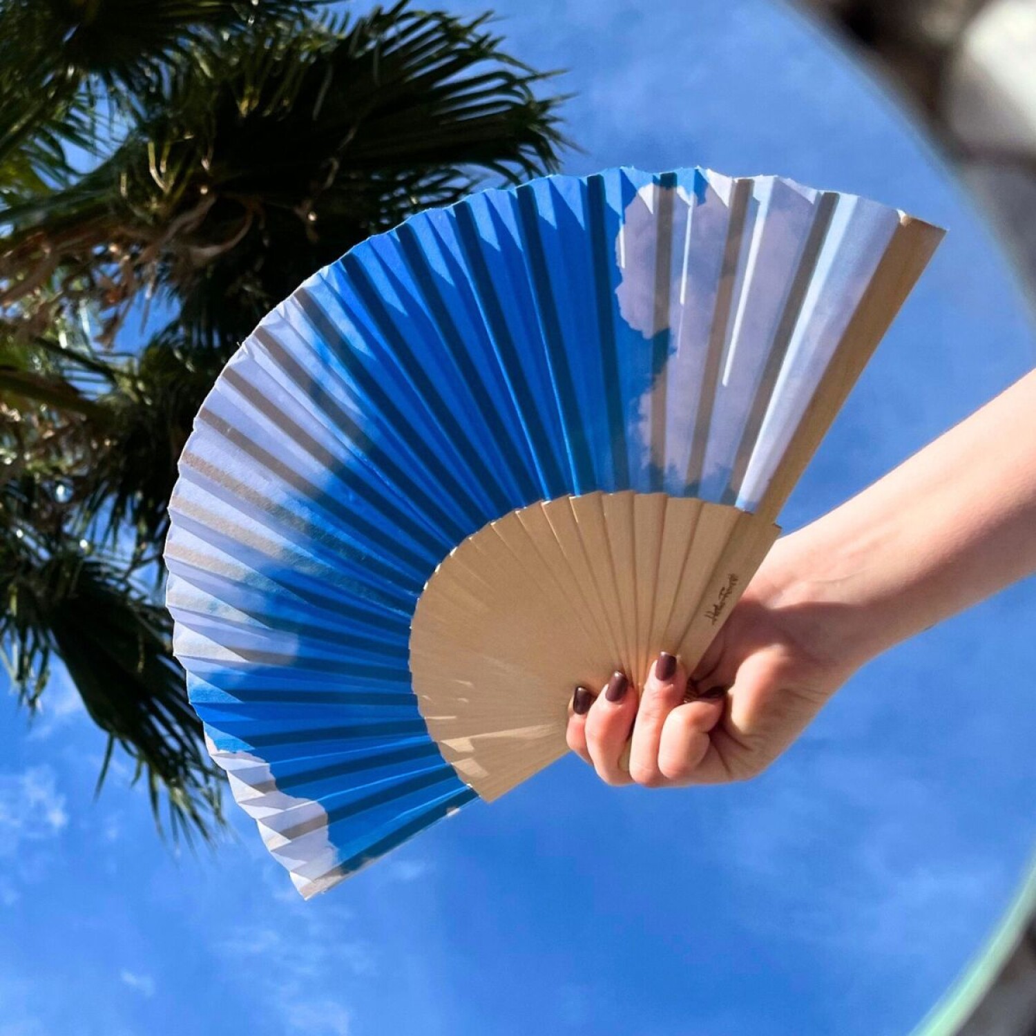 Abanico de madera Modelo Nubes — Rumba