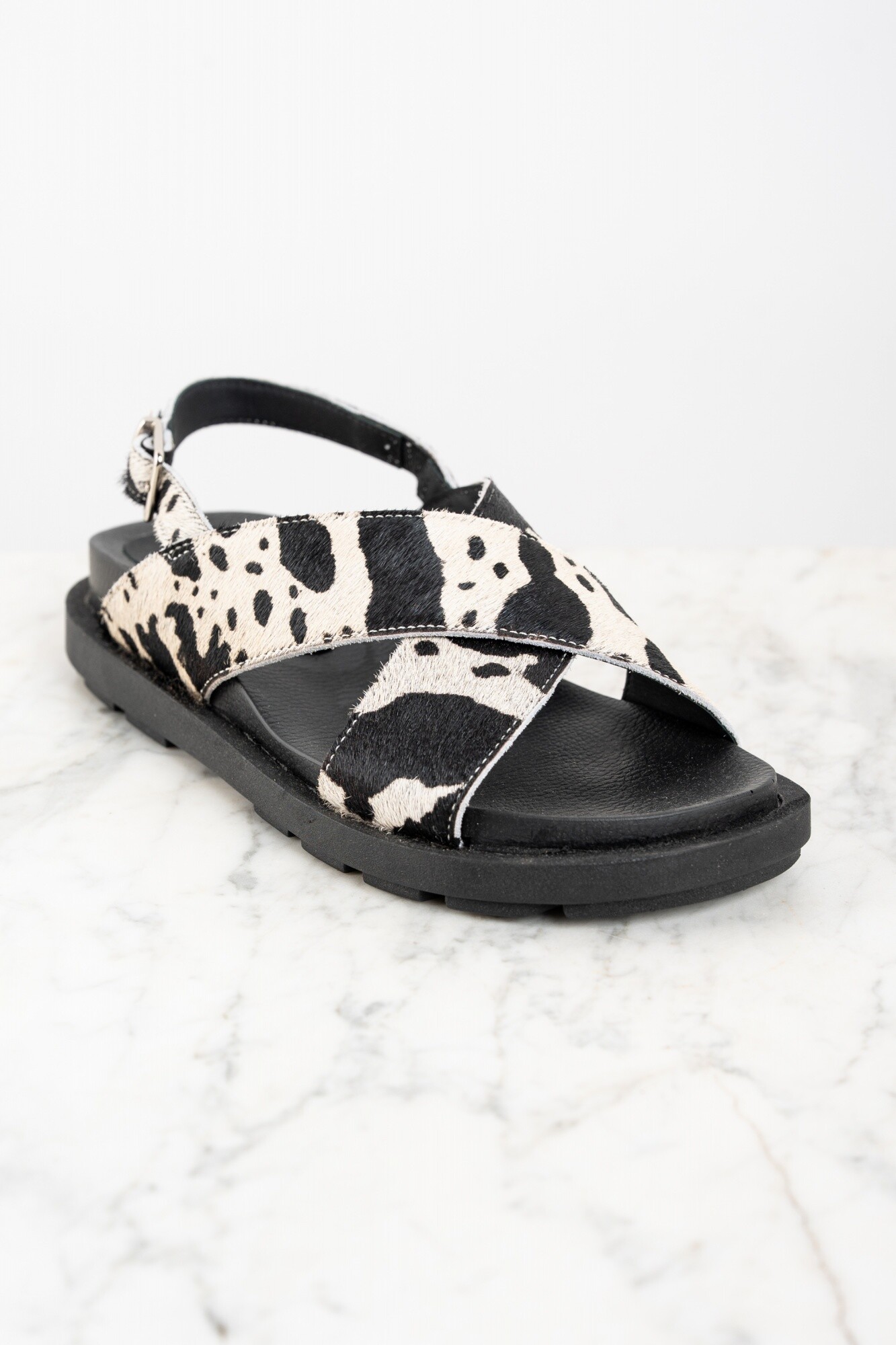 Sandalia Animal Print Pelo Vaca - Negro — Lemon