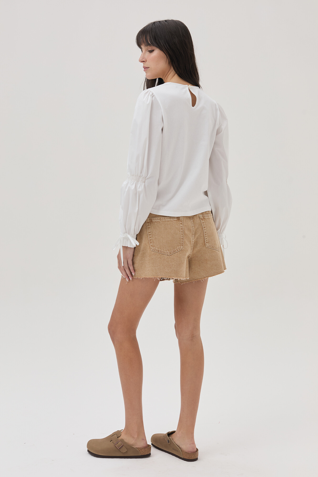 Short Sandy - Camel — Saura