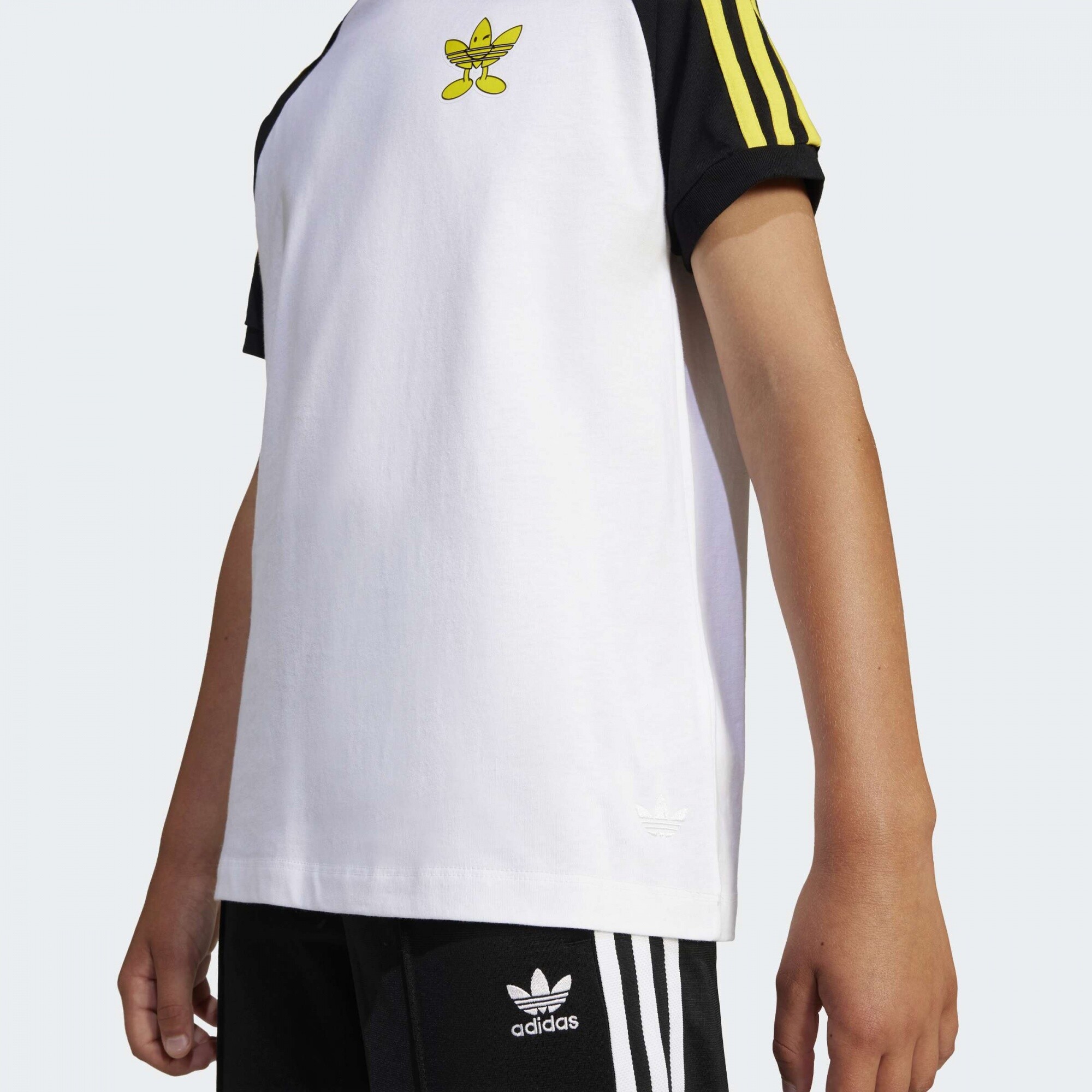 Remera Adidas x Smiley World - Blanco — Pricebox